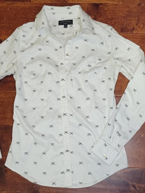 Banana Republic | Tops | Banana Republic White Wblack Bows Tailored Fit ...